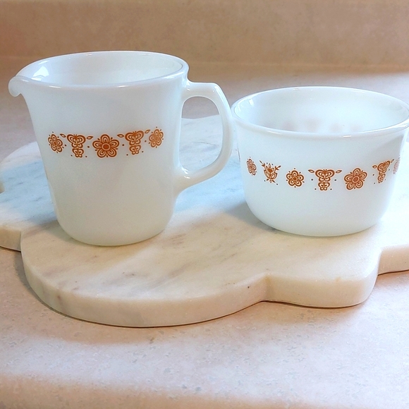 Pyrex | Dining | Pyrex Cream And Sugar Set In Butterfly Gold Pattern ...